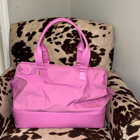 BEIS | Bags | Beis Limited Edition Weekender Bag In Berry | Poshmark